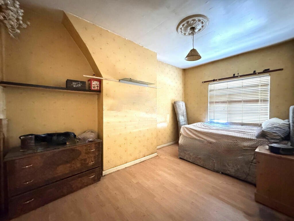 Four-bed house on market for £125,000…with Steven Gerrard mural on wall ...