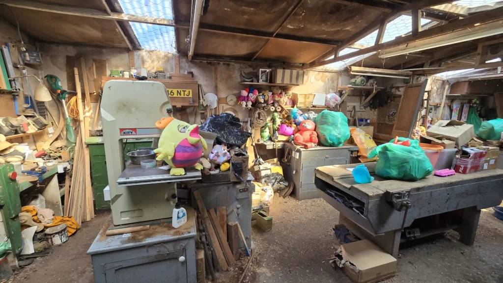 Explorer finds abandoned home filled with ‘£100,000 worth’ of TOYS ...