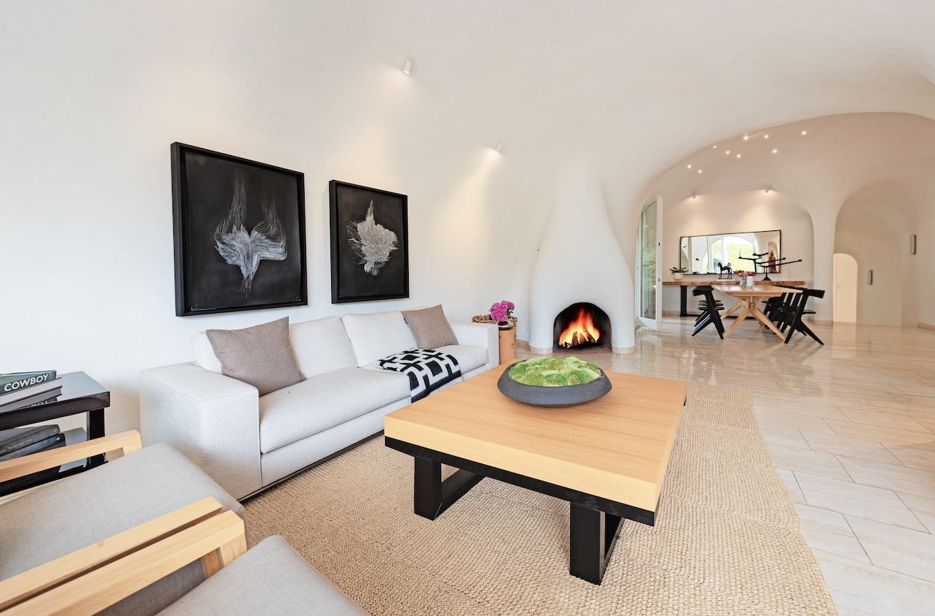 Luxury Eco ‘Earth House' completely covered in grass hits market for £2 ...