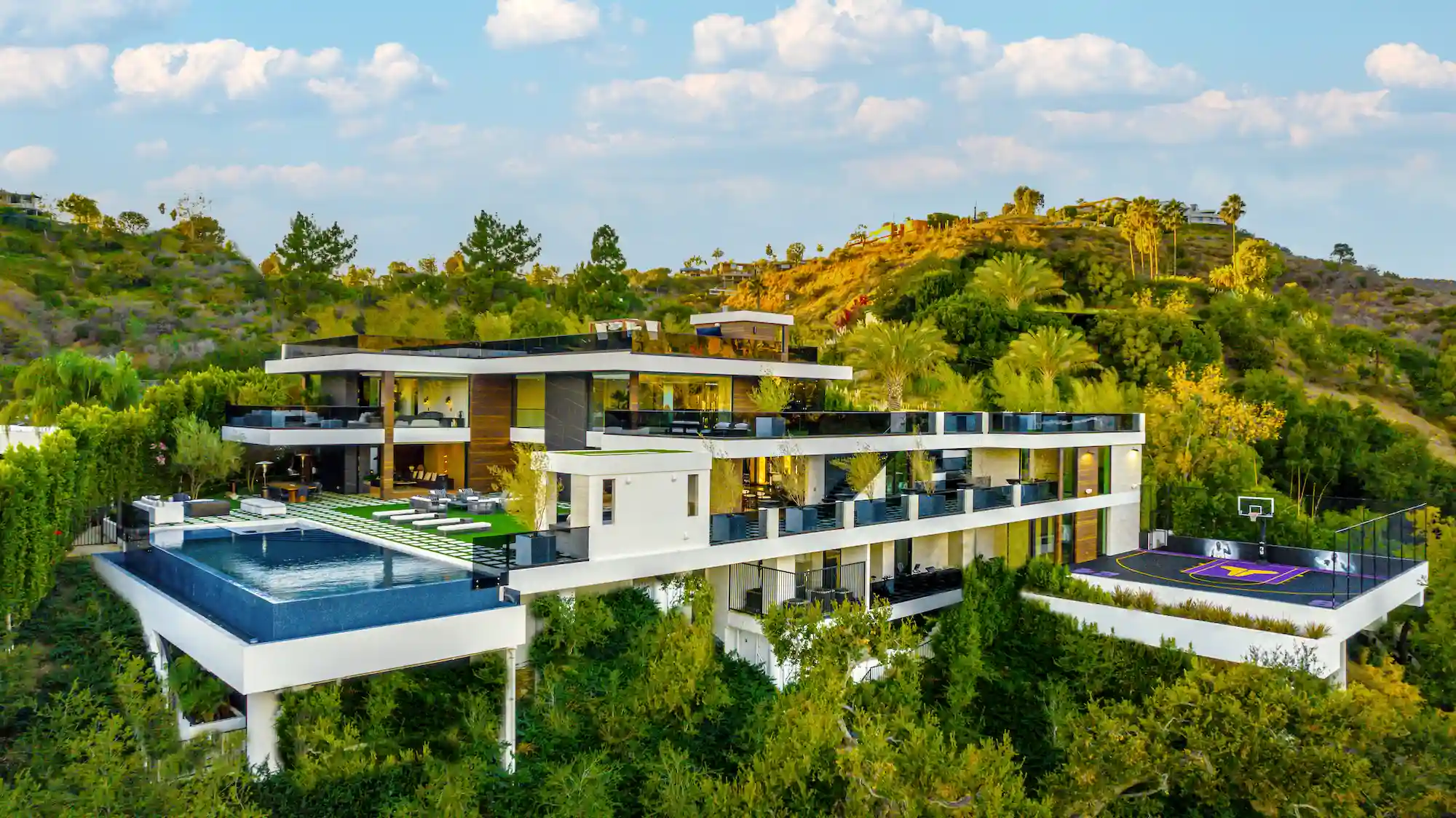 Ultra-luxe mansion fit for the super-rich up for rent at £190,000 a MONTH – with car showroom ...