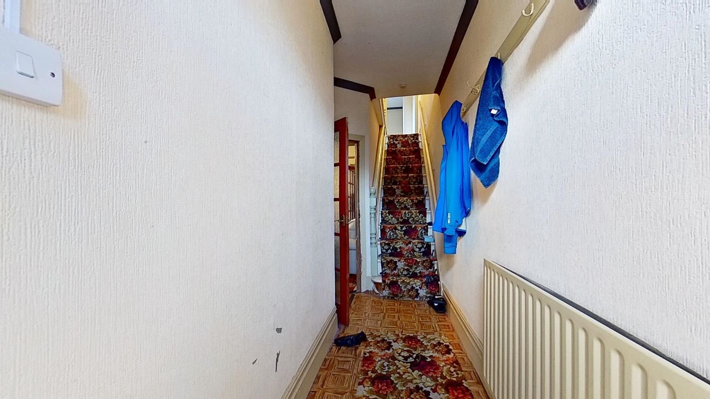 Time warp house stuck in the 70s sells for £108,000 | Luxury Property News