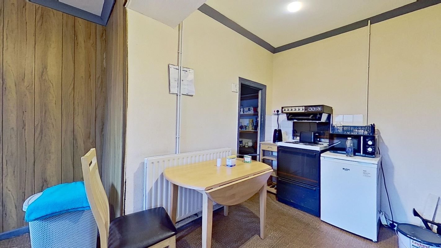 Time warp house stuck in 70s selling for £73,000 | Luxury Property News