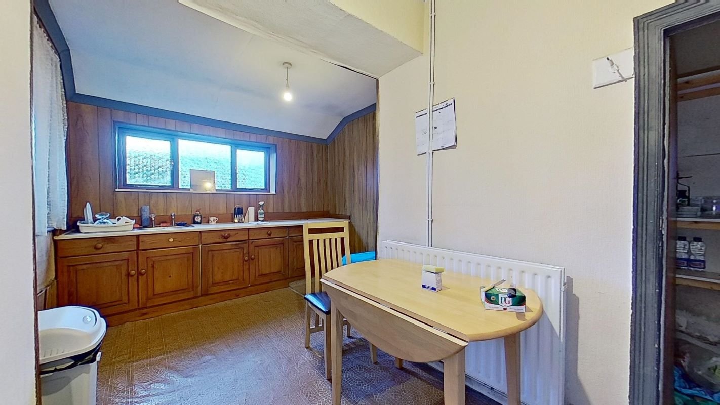 Time warp house stuck in 70s selling for £73,000 | Luxury Property News