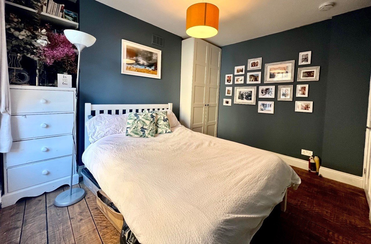 You can rent a whole flat in LONDON for just £800 – but there’s a big ...