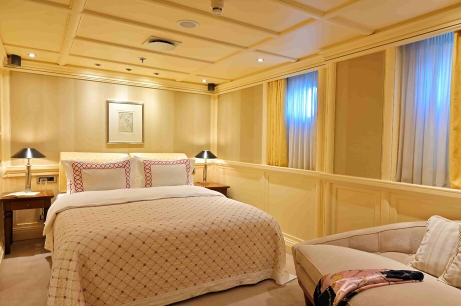 Superyacht that hosted famous dinners with stars Jackie Onassis ...
