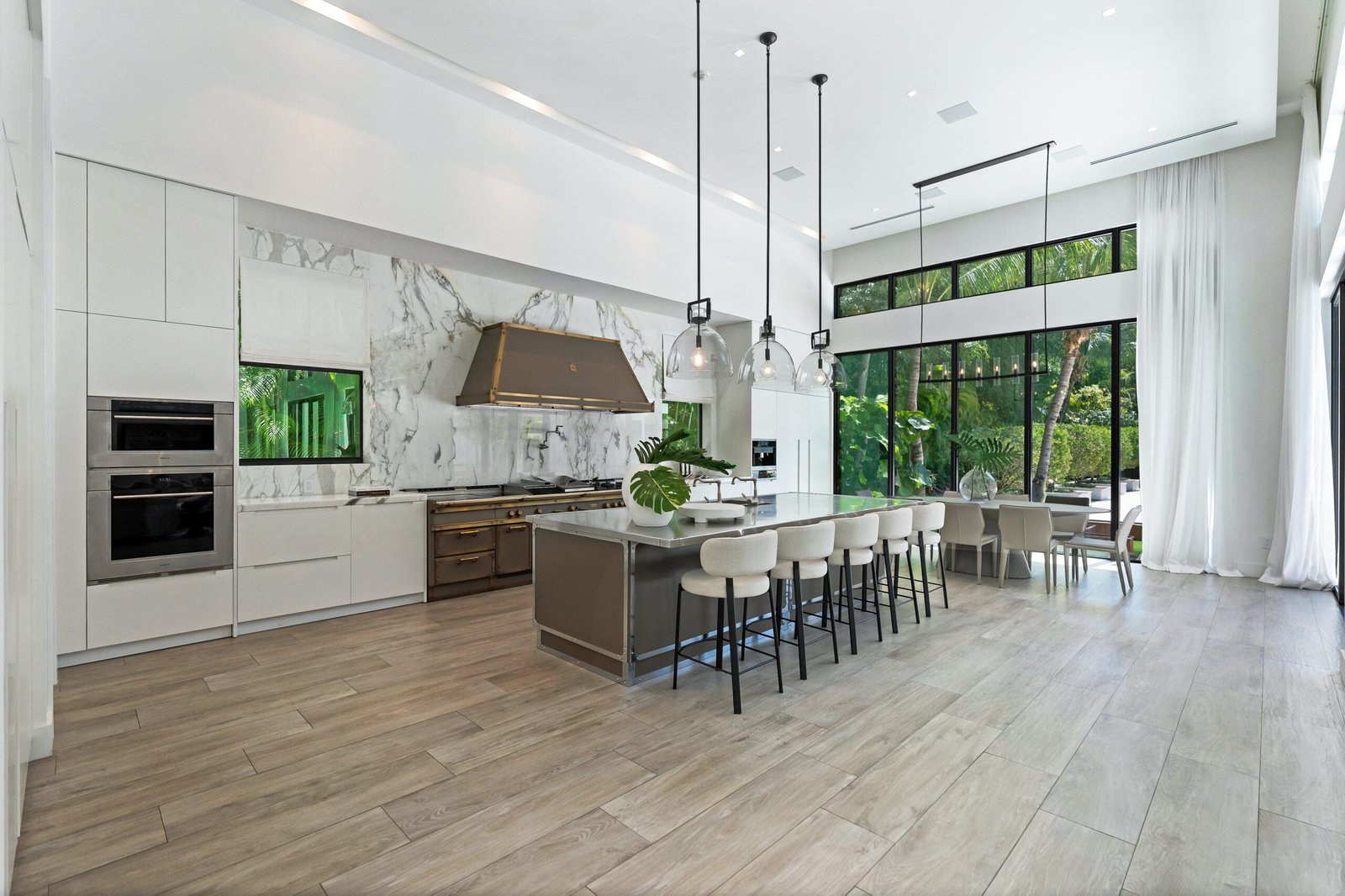 Stunning mansion belonging to pro baseball player ‘Big Papi’ goes on ...