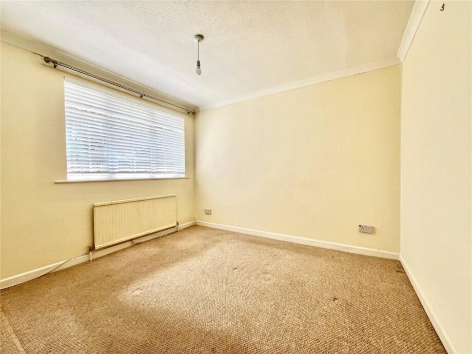 Victor Meldrew's house from One Foot in the Grave sells for £337,500 ...