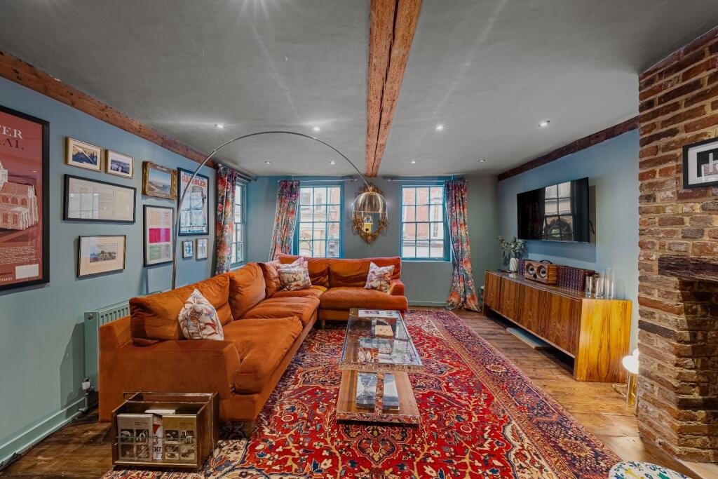 Slanted Tudor property known as ‘Wonky House’ has hit market for £ ...