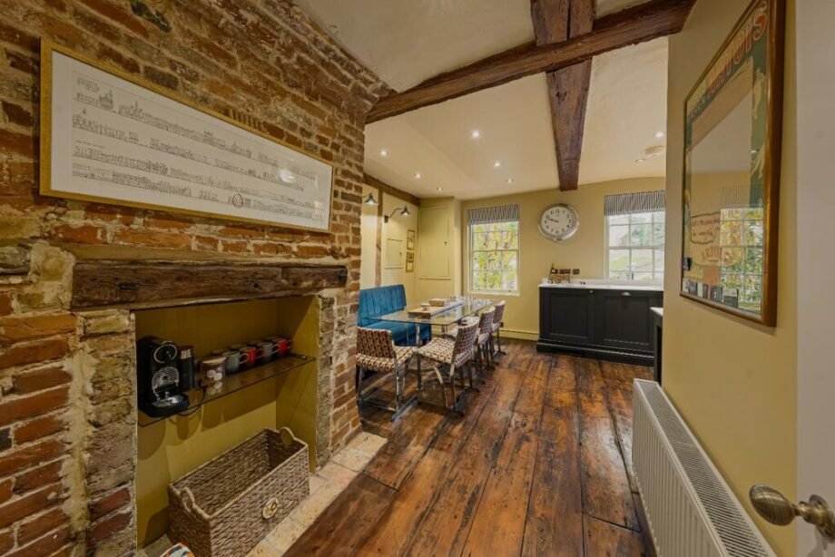 Slanted Tudor property known as ‘Wonky House’ has hit market for £ ...