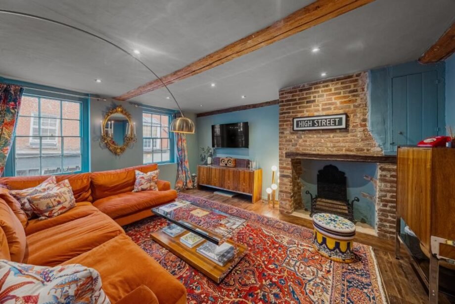 Slanted Tudor property known as ‘Wonky House’ has hit market for £ ...